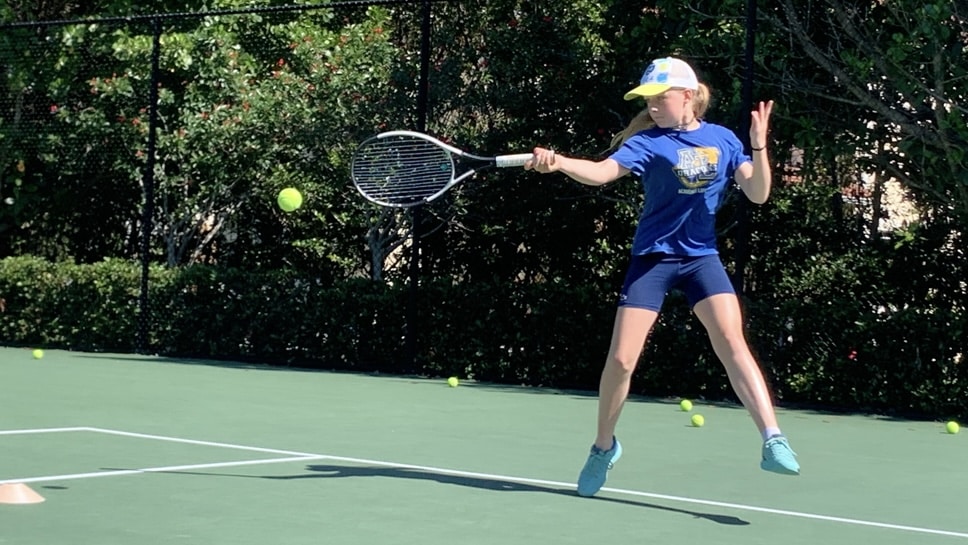 Relève sportive : Adèle Juneau et Tennis 13 remportent la Coupe de ...